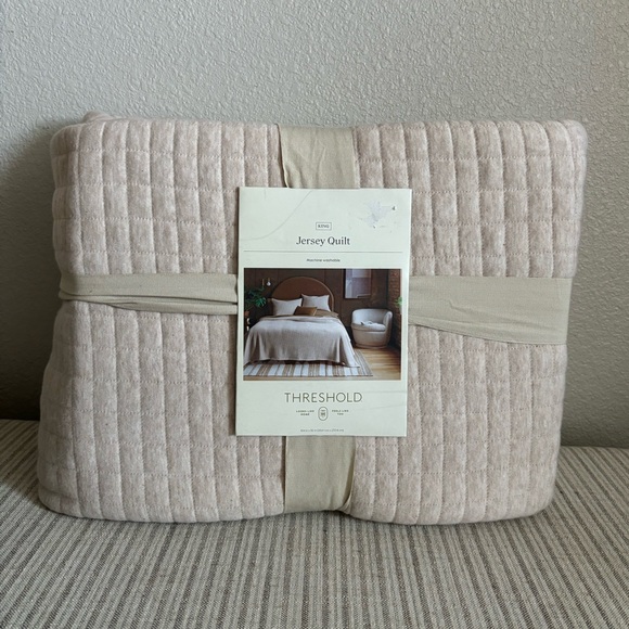 Threshold | Bedding | Nwt King Jersey Quilt Oatmeal Heather Threshold ...